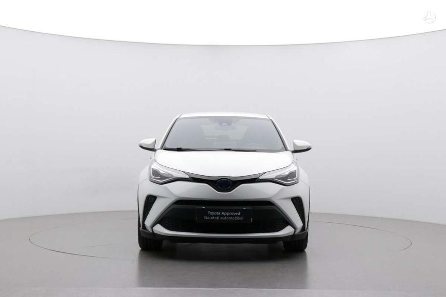 Белый Тойота C-HR 2021 в Вильнюс, объемом двигателя 1.80 л и пробегом 69 тыс. км за 23900 €, фото 7 на AUTOMOTO.COM.LV