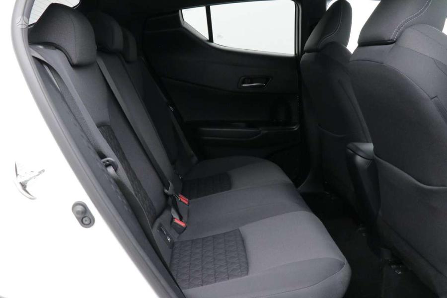 Белый Тойота C-HR 2021 в Вильнюс, объемом двигателя 1.80 л и пробегом 69 тыс. км за 23900 €, фото 11 на AUTOMOTO.COM.LV