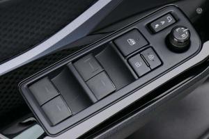 Белый Тойота C-HR 2021 в Вильнюс, объемом двигателя 1.80 л и пробегом 69 тыс. км за 23900 €, фото 25 на AUTOMOTO.COM.LV