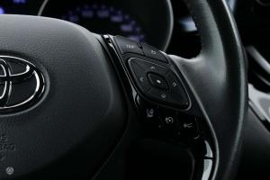Белый Тойота C-HR 2021 в Вильнюс, объемом двигателя 1.80 л и пробегом 69 тыс. км за 23900 €, фото 30 на AUTOMOTO.COM.LV