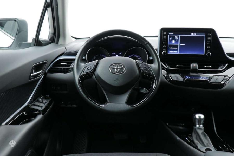 Белый Тойота C-HR 2021 в Вильнюс, объемом двигателя 1.99 л и пробегом 72 тыс. км за 24990 €, фото 9 на AUTOMOTO.COM.LV