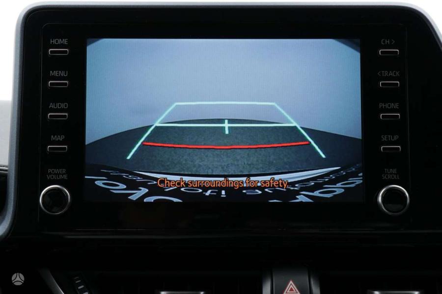 Белый Тойота C-HR 2021 в Вильнюс, объемом двигателя 1.99 л и пробегом 72 тыс. км за 24990 €, фото 23 на AUTOMOTO.COM.LV