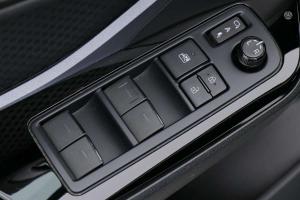 Белый Тойота C-HR 2021 в Вильнюс, объемом двигателя 1.99 л и пробегом 72 тыс. км за 24990 €, фото 25 на AUTOMOTO.COM.LV