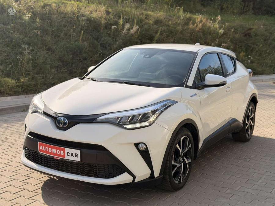 Белый Тойота C-HR 2021 в Вильнюс, объемом двигателя 1.80 л и пробегом 174 тыс. км за 17950 €, фото 1 на AUTOMOTO.COM.LV