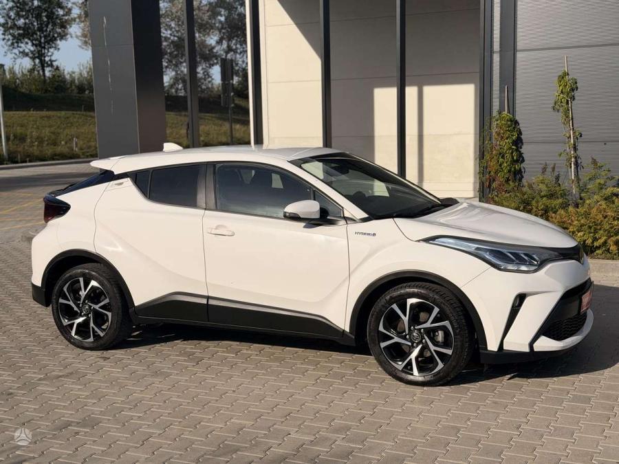 Белый Тойота C-HR 2021 в Вильнюс, объемом двигателя 1.80 л и пробегом 174 тыс. км за 17950 €, фото 6 на AUTOMOTO.COM.LV