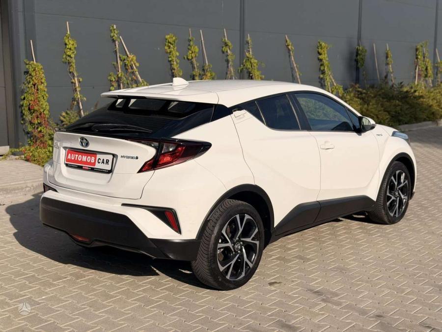 Белый Тойота C-HR 2021 в Вильнюс, объемом двигателя 1.80 л и пробегом 174 тыс. км за 17950 €, фото 7 на AUTOMOTO.COM.LV