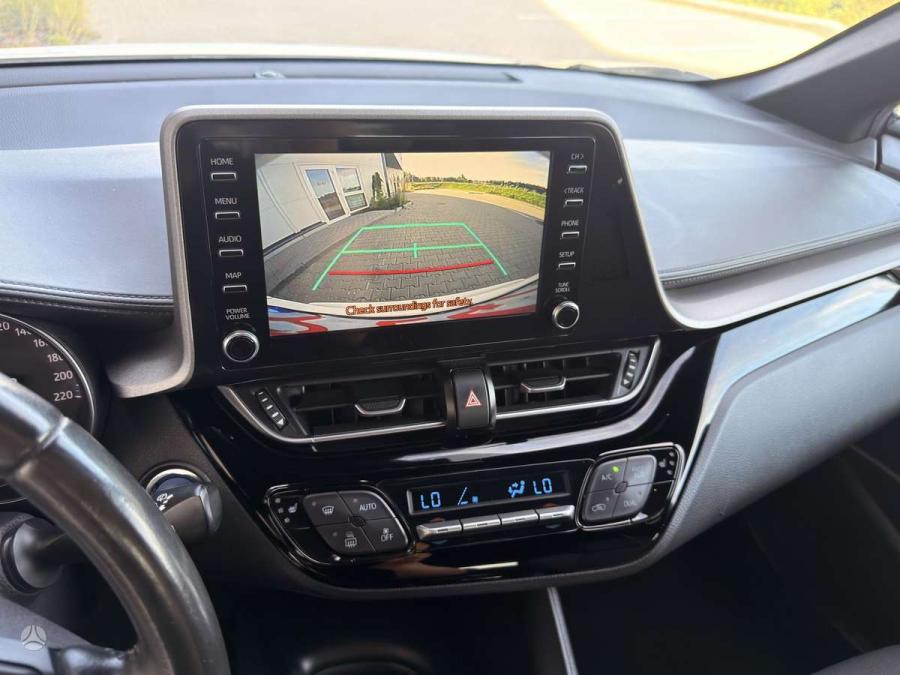 Белый Тойота C-HR 2021 в Вильнюс, объемом двигателя 1.80 л и пробегом 174 тыс. км за 17950 €, фото 36 на AUTOMOTO.COM.LV