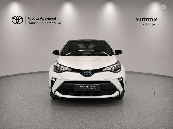 White Toyota C-HR 2021 in Kaunas, with an engine capacity of 1.99 L and mileage of 131 thousand km for 21900 €, photo 5 on AUTOMOTO.COM.LV