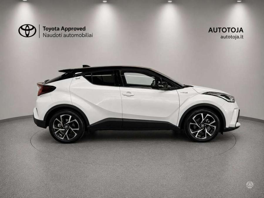 Белый Тойота C-HR 2021 в Каунас, объемом двигателя 1.99 л и пробегом 131 тыс. км за 21900 €, фото 17 на AUTOMOTO.COM.LV