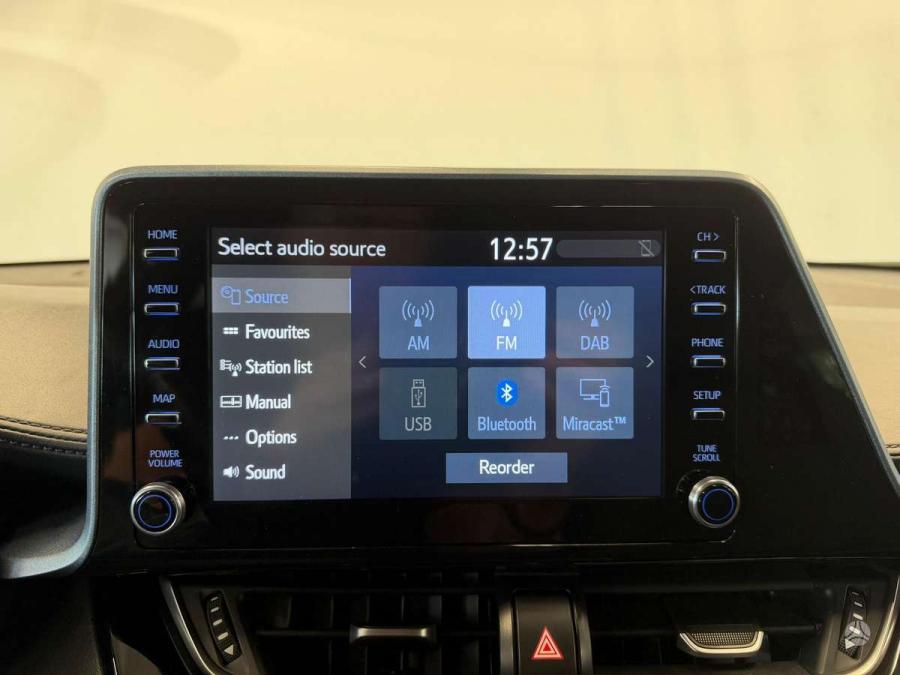 Белый Тойота C-HR 2021 в Каунас, объемом двигателя 1.99 л и пробегом 131 тыс. км за 21900 €, фото 28 на AUTOMOTO.COM.LV