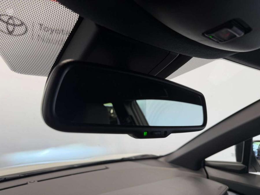 Белый Тойота C-HR 2021 в Каунас, объемом двигателя 1.99 л и пробегом 131 тыс. км за 21900 €, фото 30 на AUTOMOTO.COM.LV