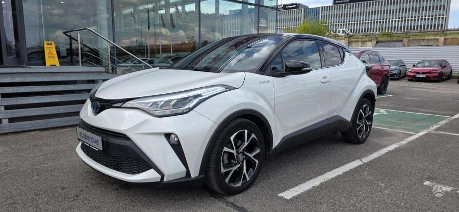 Белый Тойота C-HR 2021 в Вильнюс, объемом двигателя 1.80 л и пробегом 44 тыс. км за 23980 €, фото 3 на AUTOMOTO.COM.LV