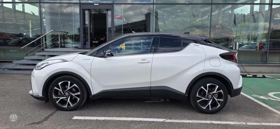 Белый Тойота C-HR 2021 в Вильнюс, объемом двигателя 1.80 л и пробегом 44 тыс. км за 23980 €, фото 7 на AUTOMOTO.COM.LV