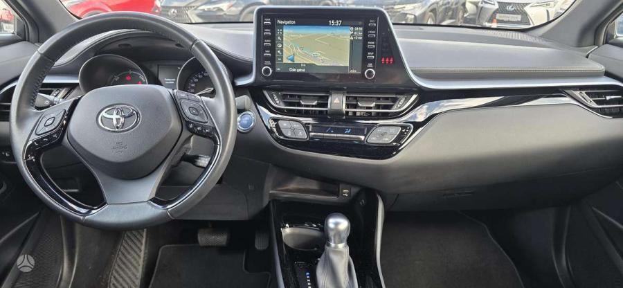Белый Тойота C-HR 2021 в Вильнюс, объемом двигателя 1.80 л и пробегом 44 тыс. км за 23980 €, фото 8 на AUTOMOTO.COM.LV