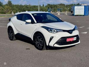 White Toyota C-HR 2021 in Vilnius, with an engine capacity of 1.80 L and mileage of 174 thousand km for 18450 €, photo  on AUTOMOTO.COM.LV