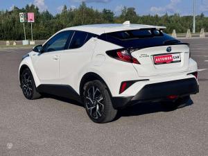 Белый Тойота C-HR 2021 в Вильнюс, объемом двигателя 1.80 л и пробегом 174 тыс. км за 18450 €, фото 4 на AUTOMOTO.COM.LV