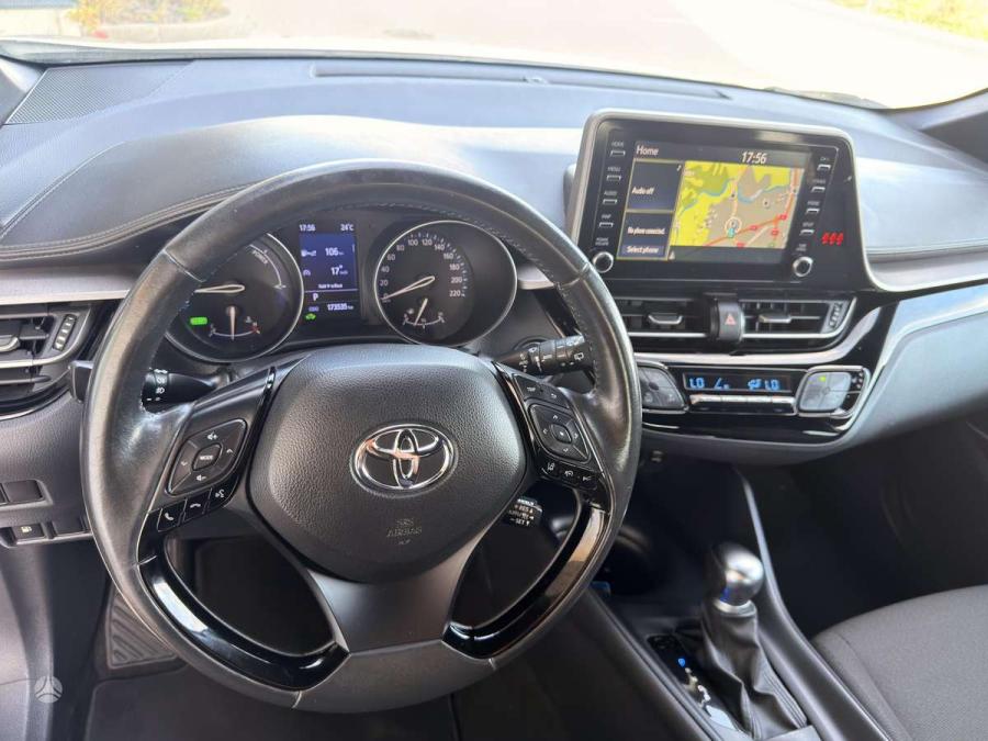 Белый Тойота C-HR 2021 в Вильнюс, объемом двигателя 1.80 л и пробегом 174 тыс. км за 18450 €, фото 27 на AUTOMOTO.COM.LV