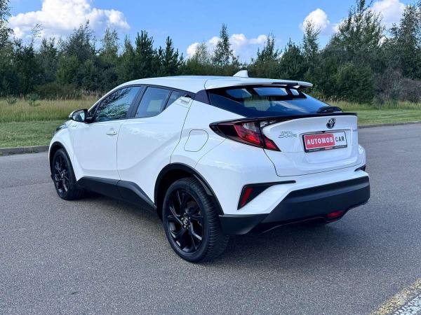 Balts Toyota C-HR 2021 Viļņa, ar dzinēja tilpumu 1.80 L un nobraukumu 205 tūkst. km par 16800 €, foto 4 vietnē AUTOMOTO.COM.LV