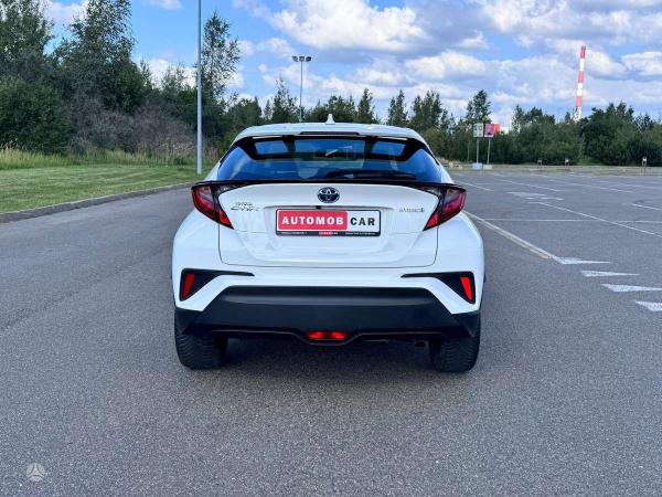Balts Toyota C-HR 2021 Viļņa, ar dzinēja tilpumu 1.80 L un nobraukumu 205 tūkst. km par 16800 €, foto 9 vietnē AUTOMOTO.COM.LV