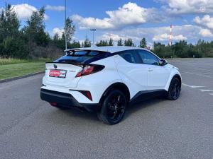White Toyota C-HR 2021 in Vilnius, with an engine capacity of 1.80 L and mileage of 205 thousand km for 16800 €, photo 12 on AUTOMOTO.COM.LV