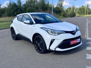White Toyota C-HR 2021 in Vilnius, with an engine capacity of 1.80 L and mileage of 205 thousand km for 16800 €, photo 14 on AUTOMOTO.COM.LV