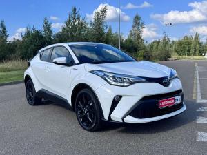 White Toyota C-HR 2021 in Vilnius, with an engine capacity of 1.80 L and mileage of 205 thousand km for 16800 €, photo 15 on AUTOMOTO.COM.LV