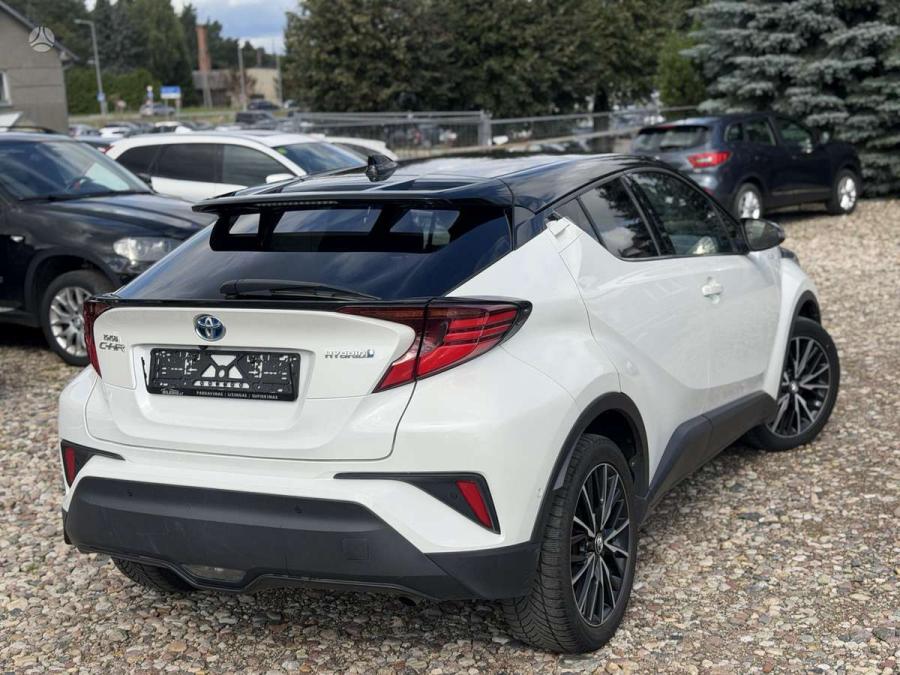 Balts Toyota C-HR 2021 Utena, ar dzinēja tilpumu 1.80 L un nobraukumu 220 tūkst. km par 14590 €, foto 3 vietnē AUTOMOTO.COM.LV