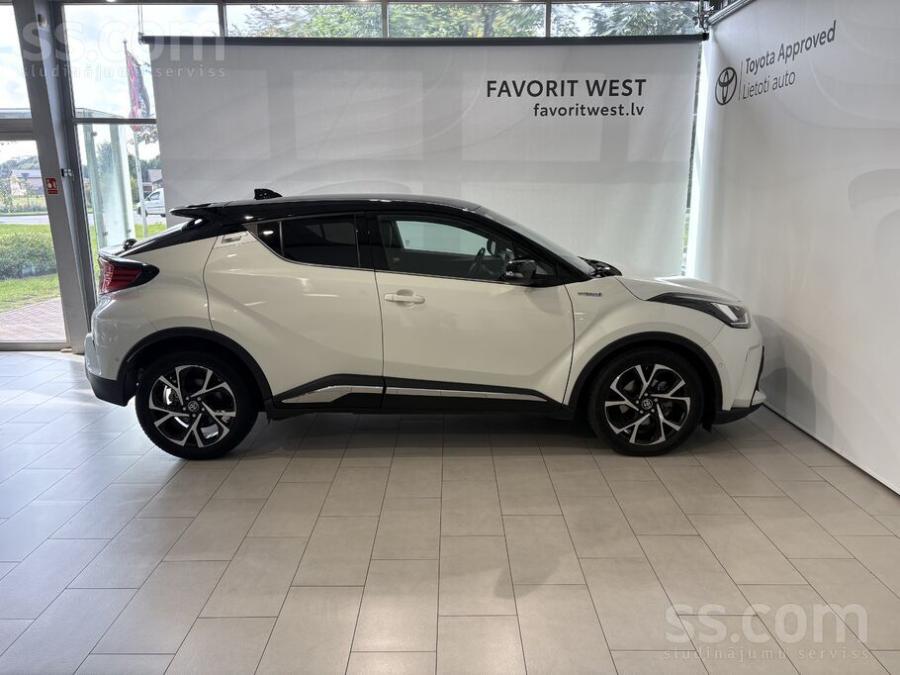 Balts Toyota C-HR 2021 Ventspils, ar dzinēja tilpumu 1.80 L un nobraukumu 157 tūkst. km par 21790 €, foto 4 vietnē AUTOMOTO.COM.LV