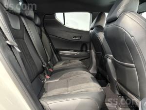 Balts Toyota C-HR 2021 Ventspils, ar dzinēja tilpumu 1.80 L un nobraukumu 157 tūkst. km par 21790 €, foto 8 vietnē AUTOMOTO.COM.LV