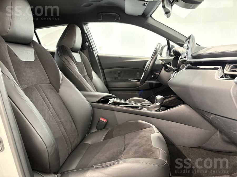 Balts Toyota C-HR 2021 Ventspils, ar dzinēja tilpumu 1.80 L un nobraukumu 157 tūkst. km par 21790 €, foto 9 vietnē AUTOMOTO.COM.LV