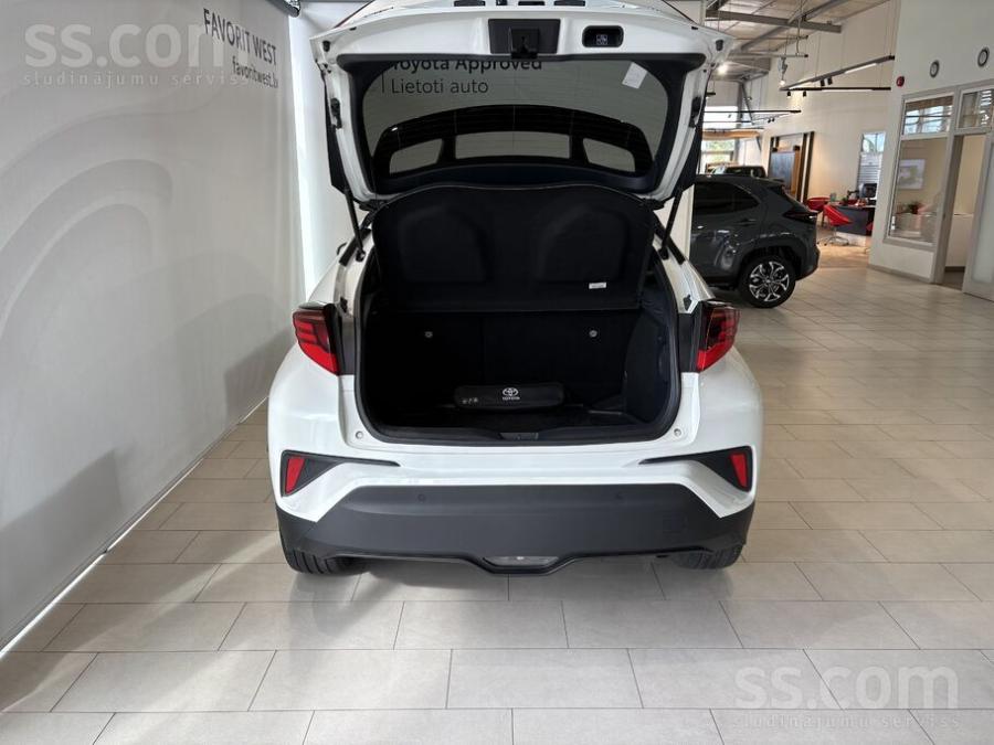 Balts Toyota C-HR 2021 Ventspils, ar dzinēja tilpumu 1.80 L un nobraukumu 157 tūkst. km par 21790 €, foto 26 vietnē AUTOMOTO.COM.LV