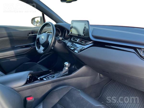 Toyota C-HR 2021 Rīga vietnē Balts Toyota C-HR 2021 Rīga, ar dzinēja tilpumu 2.00 L un nobraukumu 108 tūkst. km par 20990 €, foto 7 vietnē AUTOMOTO.COM.LV