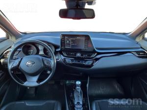 Balts Toyota C-HR 2021 Rīga, ar dzinēja tilpumu 2.00 L un nobraukumu 108 tūkst. km par 20990 €, foto 9 vietnē AUTOMOTO.COM.LV