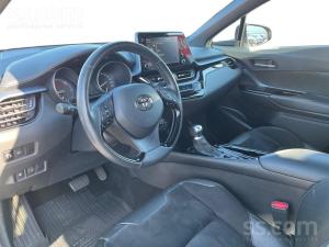 Balts Toyota C-HR 2021 Rīga, ar dzinēja tilpumu 2.00 L un nobraukumu 108 tūkst. km par 20990 €, foto 12 vietnē AUTOMOTO.COM.LV