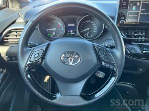 Balts Toyota C-HR 2021 Rīga, ar dzinēja tilpumu 2.00 L un nobraukumu 108 tūkst. km par 20990 €, foto 13 vietnē AUTOMOTO.COM.LV