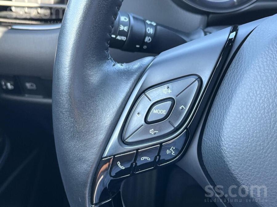Balts Toyota C-HR 2021 Rīga, ar dzinēja tilpumu 2.00 L un nobraukumu 108 tūkst. km par 20990 €, foto 17 vietnē AUTOMOTO.COM.LV