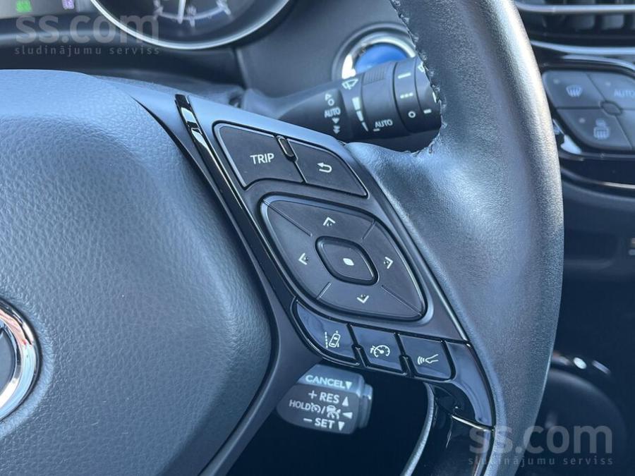 Balts Toyota C-HR 2021 Rīga, ar dzinēja tilpumu 2.00 L un nobraukumu 108 tūkst. km par 20990 €, foto 18 vietnē AUTOMOTO.COM.LV