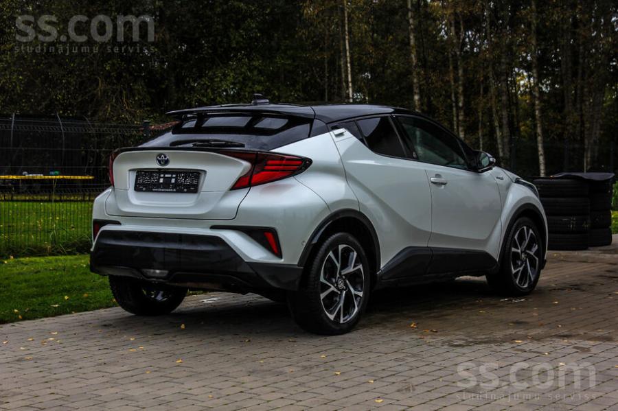 Белый Тойота C-HR 2021 в Елгава, объемом двигателя 1.80 л и пробегом 219 тыс. км за 16996 €, фото 3 на AUTOMOTO.COM.LV