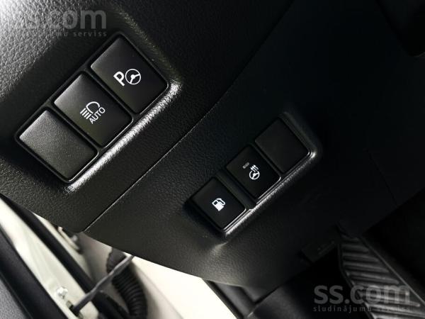 Balts Toyota C-HR 2021 Jelgava, ar dzinēja tilpumu 1.80 L un nobraukumu 219 tūkst. km par 16996 €, foto 11 vietnē AUTOMOTO.COM.LV