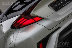 Белый Тойота C-HR 2021 в Елгава, объемом двигателя 1.80 л и пробегом 219 тыс. км за 16996 €, фото 23 на AUTOMOTO.COM.LV