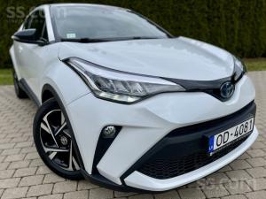 White Toyota C-HR 2022 in Riga, with an engine capacity of 1.80 L and mileage of 0 thousand km for 22500 €, photo 1 on AUTOMOTO.COM.LV