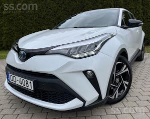 White Toyota C-HR 2022 in Riga, with an engine capacity of 1.80 L and mileage of 0 thousand km for 22500 €, photo 2 on AUTOMOTO.COM.LV