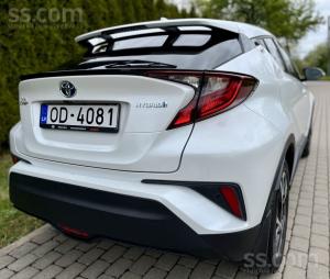 White Toyota C-HR 2022 in Riga, with an engine capacity of 1.80 L and mileage of 0 thousand km for 22500 €, photo 13 on AUTOMOTO.COM.LV