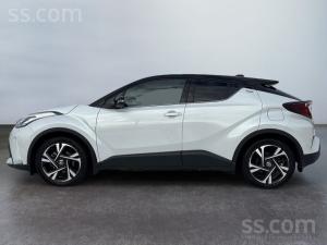 Balts Toyota C-HR 2022 Rīga, ar dzinēja tilpumu 2.00 L un nobraukumu 93 tūkst. km par 21460 €, foto 2 vietnē AUTOMOTO.COM.LV