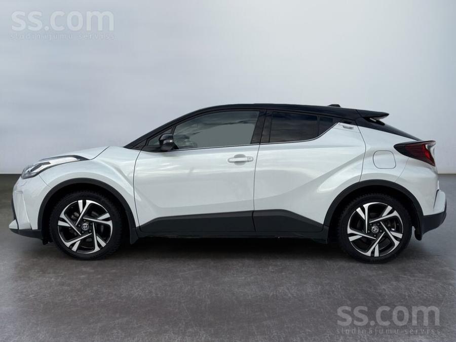 Balts Toyota C-HR 2022 Rīga, ar dzinēja tilpumu 2.00 L un nobraukumu 93 tūkst. km par 21460 €, foto 2 vietnē AUTOMOTO.COM.LV
