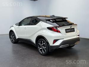 Balts Toyota C-HR 2022 Rīga, ar dzinēja tilpumu 2.00 L un nobraukumu 93 tūkst. km par 21460 €, foto 3 vietnē AUTOMOTO.COM.LV
