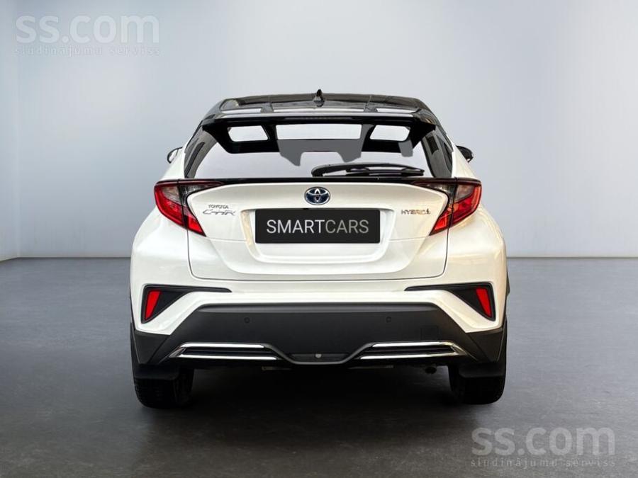 Balts Toyota C-HR 2022 Rīga, ar dzinēja tilpumu 2.00 L un nobraukumu 93 tūkst. km par 21460 €, foto 4 vietnē AUTOMOTO.COM.LV