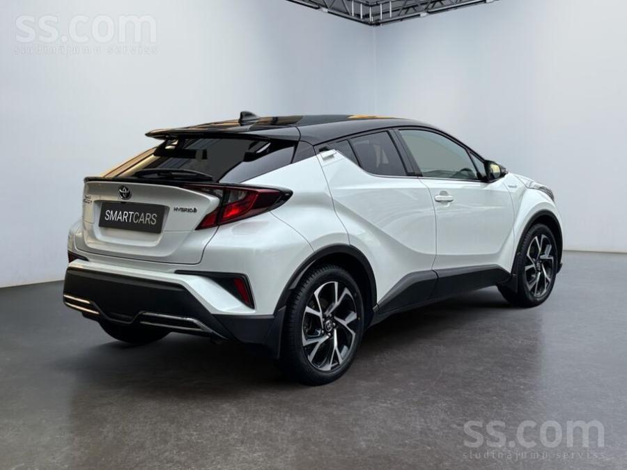 Balts Toyota C-HR 2022 Rīga, ar dzinēja tilpumu 2.00 L un nobraukumu 93 tūkst. km par 21460 €, foto 5 vietnē AUTOMOTO.COM.LV