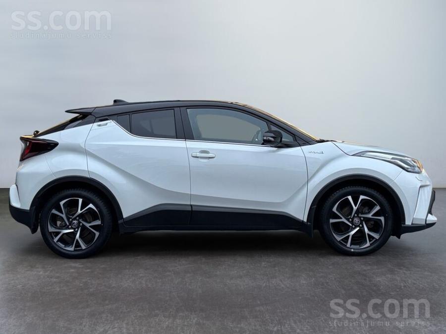 Balts Toyota C-HR 2022 Rīga, ar dzinēja tilpumu 2.00 L un nobraukumu 93 tūkst. km par 21460 €, foto 6 vietnē AUTOMOTO.COM.LV