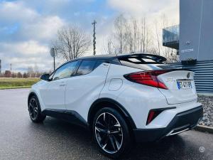 White Toyota C-HR 2022 in Kaunas, with an engine capacity of 2.00 L and mileage of 51 thousand km for 23300 €, photo 9 on AUTOMOTO.COM.LV